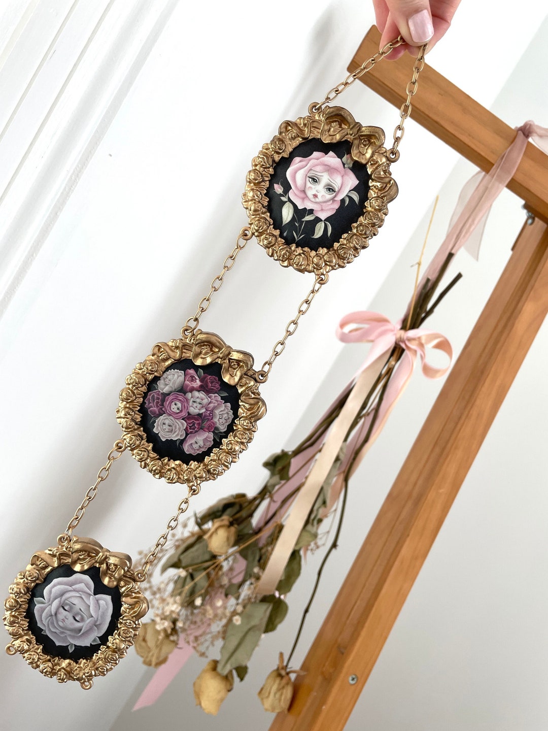 Alice in Wonderland Talking Flowers 'poison Rose', 'rosebud Babies ...