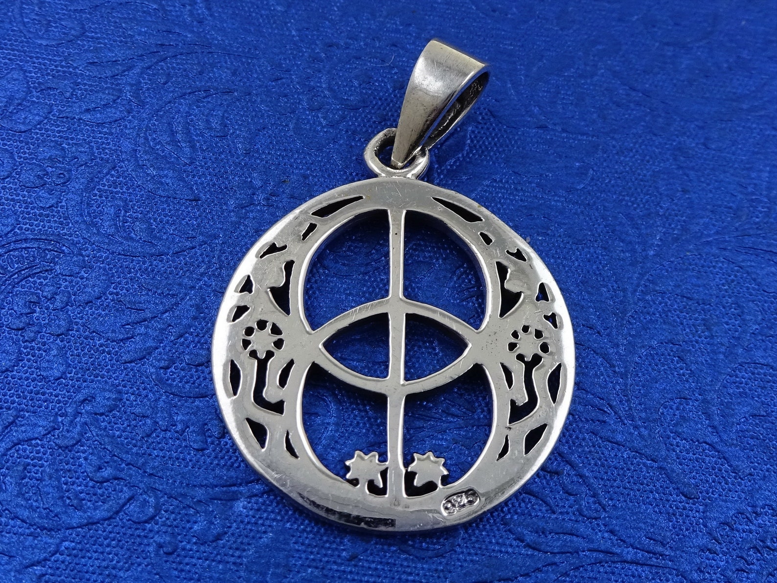 Chalice Well Pendant Celtic 925 Silver - Etsy