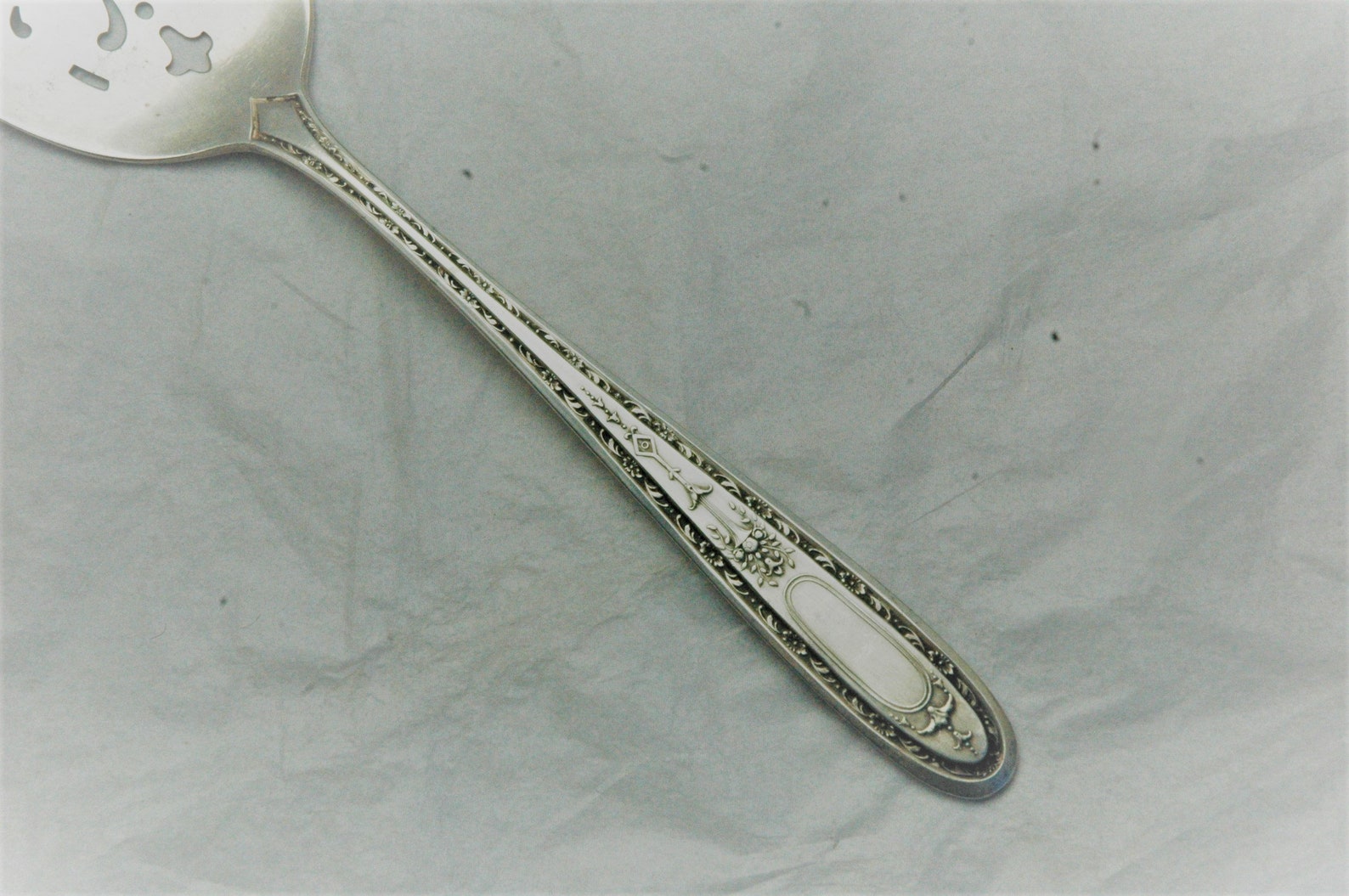 Vintage Gee-esco Glastonbury Silver Plate Pie Server...queen Bertha ...