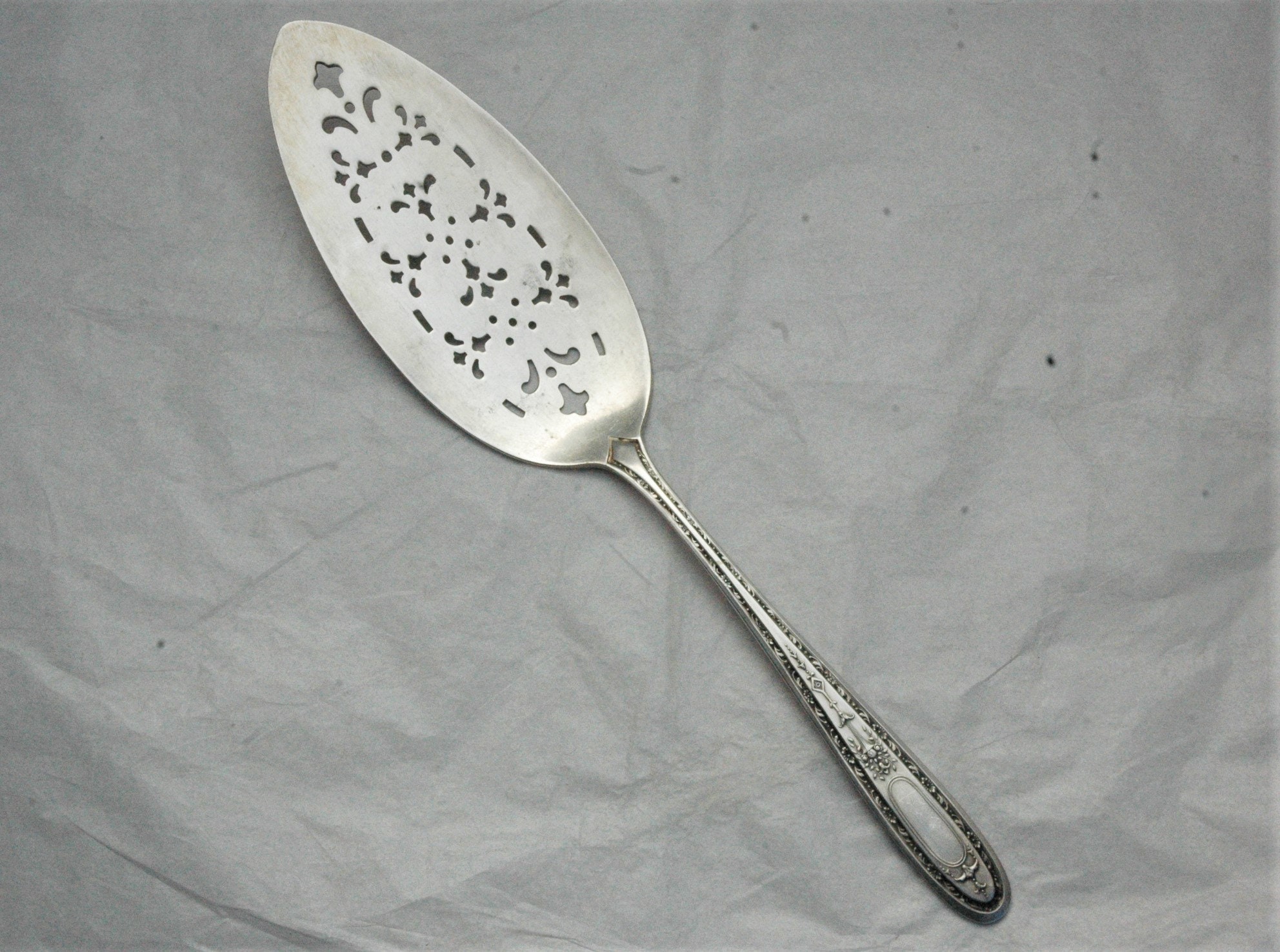 Vintage Gee-esco Glastonbury Silver Plate Pie Server...queen Bertha ...