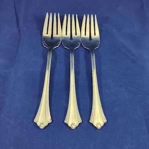 Oneida Silver Stainless Steel Deluxe Flatware Silverware Anticipation ...