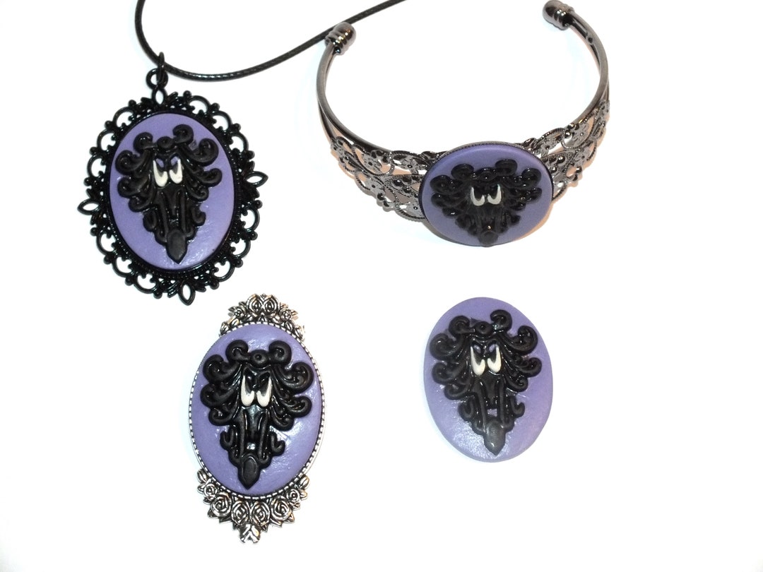 Purple Glowing Eyes Haunted Mansion Cameo Necklace - Spooky Halloween ...