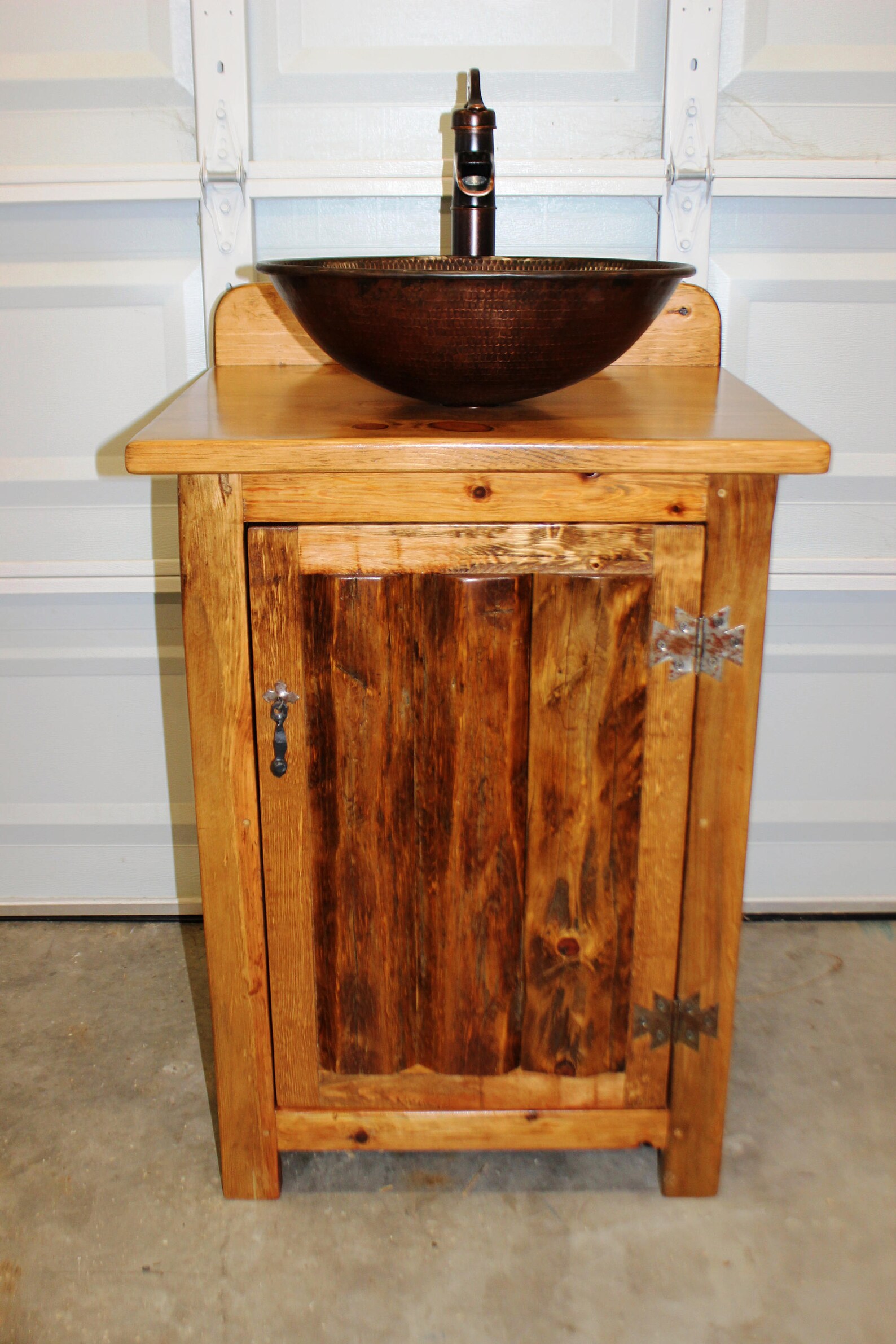 Rustic LOG Bathroom Vanity - MS1373B-25 - Bathroom Vanity With Sink ...
