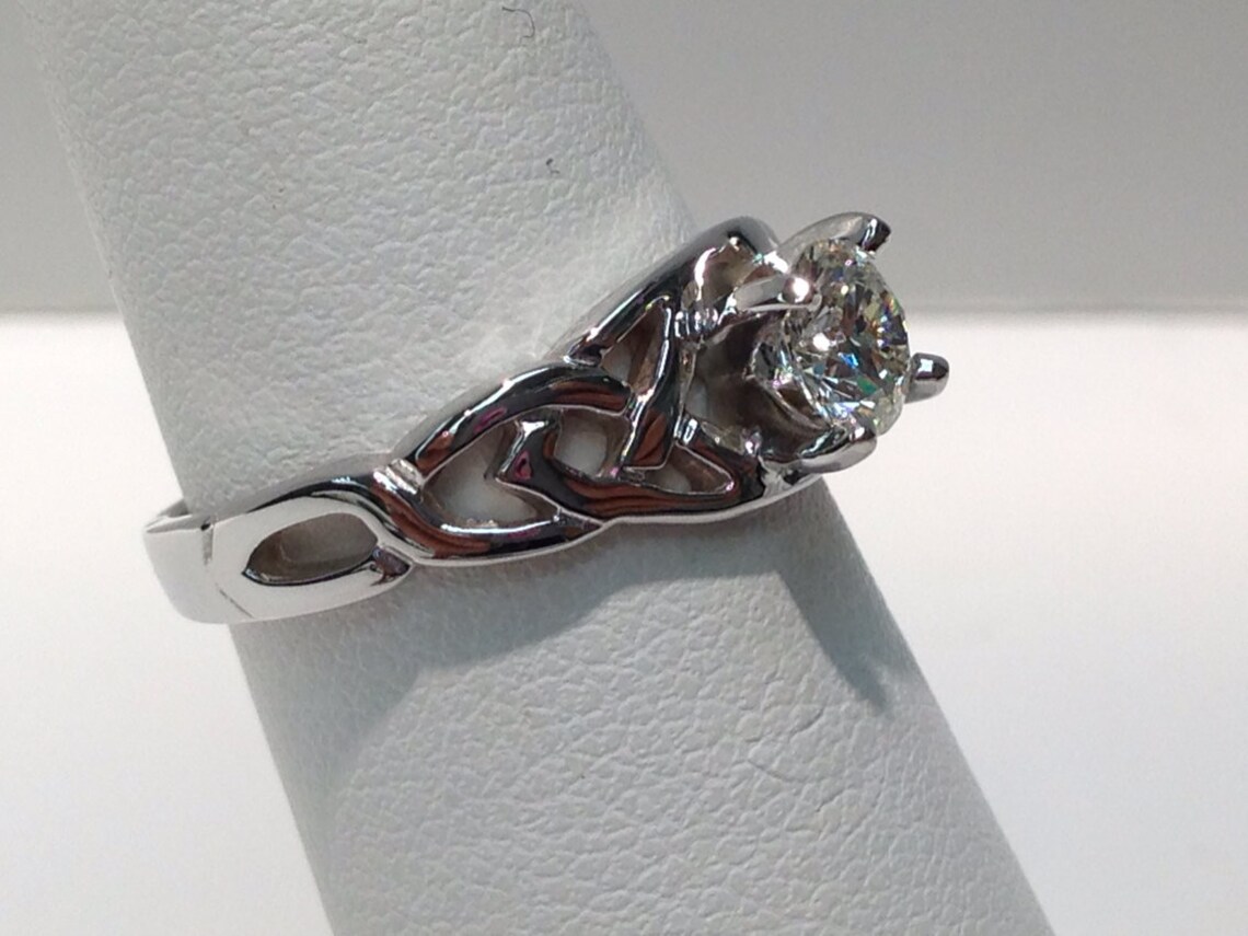 Celtic Diamond Engagement Ring in 14K Gold Engagement Ring - Etsy