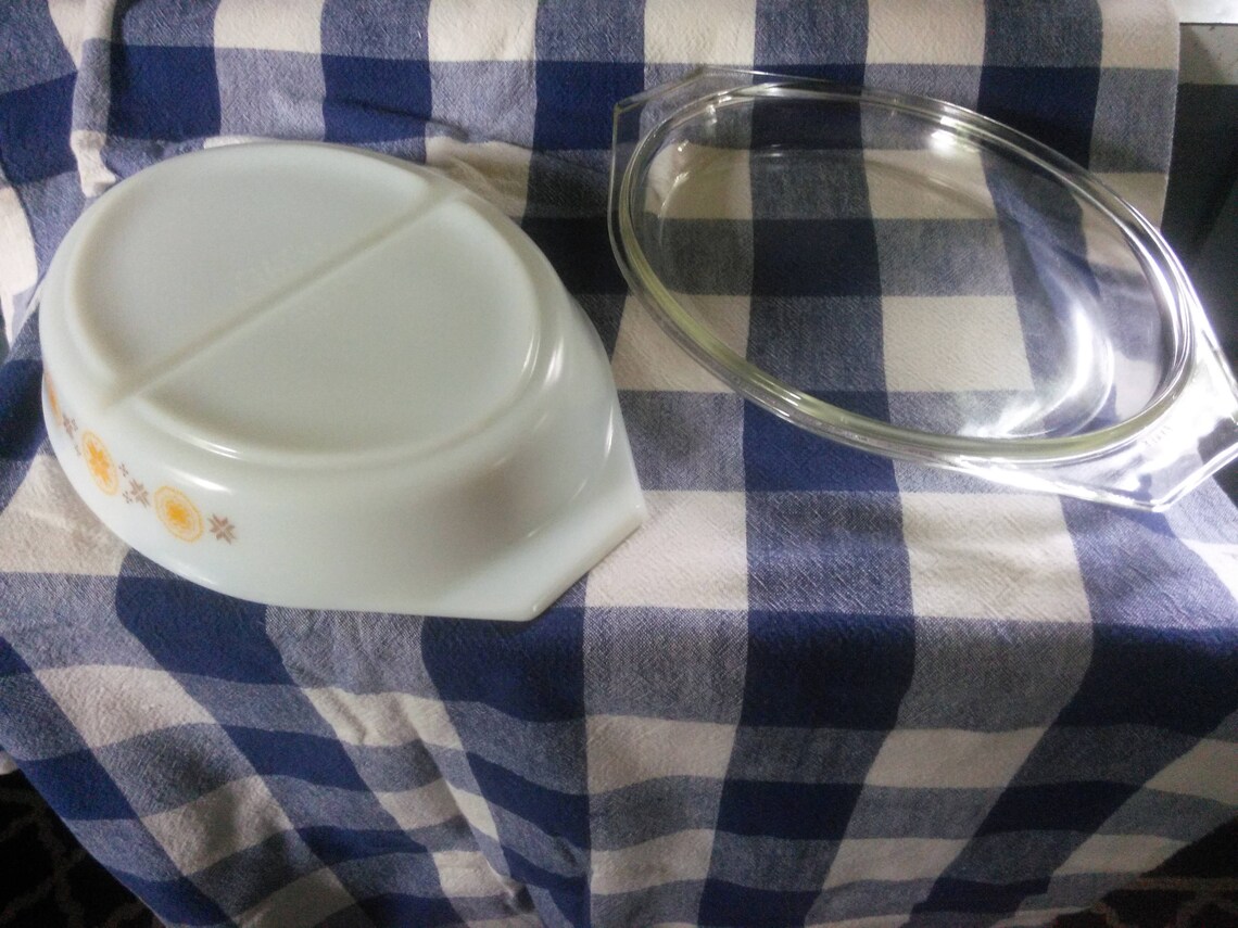 Vintage Pyrex Covered Casserole Dish with Cinderella Handles | Etsy