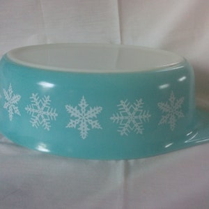 Vintage Pyrex Snowflake Pattern 2 1/2 Quart Casserole Dish - Etsy