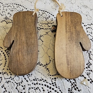 Vintage Wood Mitten Door Decor - Mitten Decor - Winter Decor - Wood ...