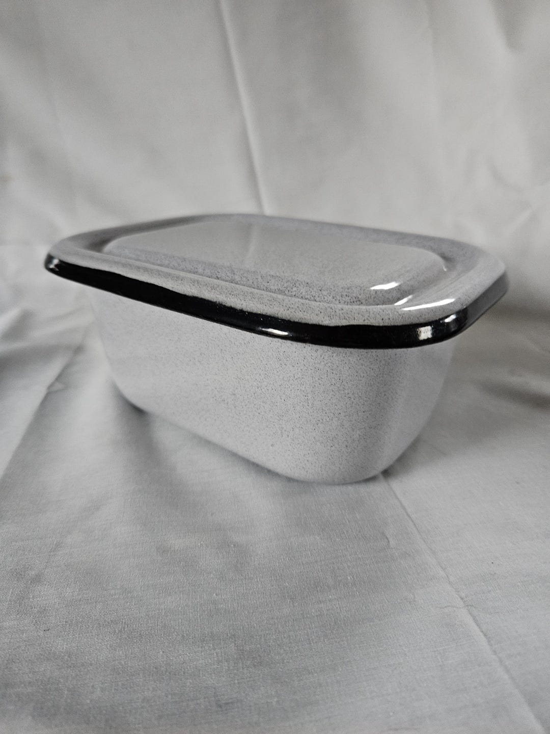 Vintage Gray Enamelware Covered Refrigerator Dish - Covered Enamelware ...