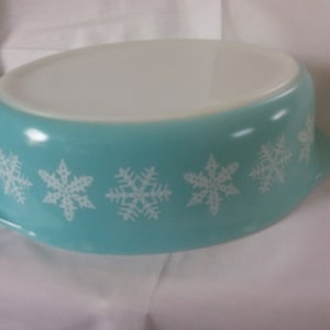 Vintage Pyrex Snowflake Pattern 2 1/2 Quart Casserole Dish - Etsy