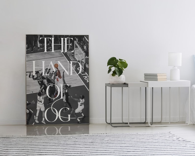 Iconic New York Knicks the Hand of OG Poster | NBA Finals Game 4 Wall ...