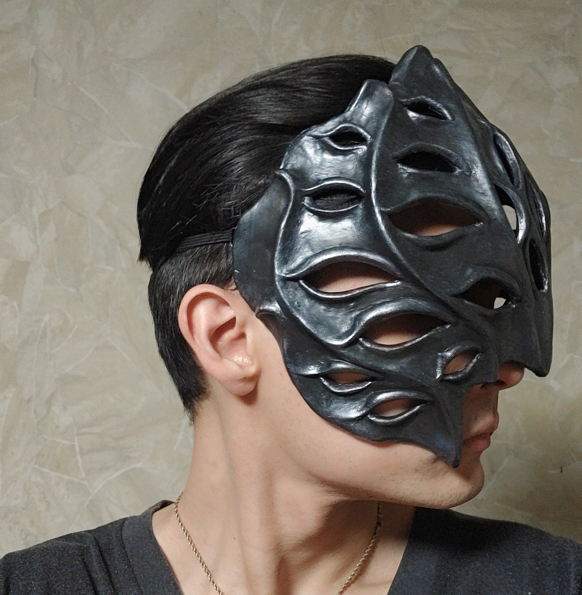 Thousand Eyes: Resin Cask Mask - Etsy