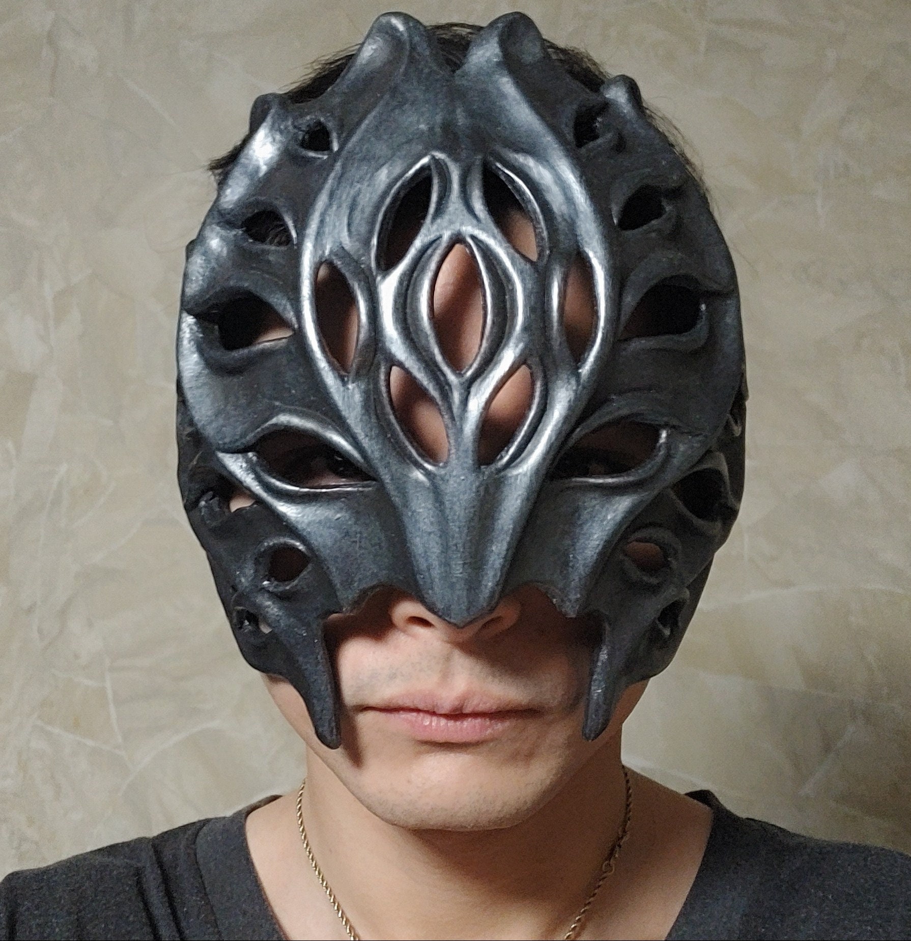 Thousand Eyes: Resin Cask Mask - Etsy