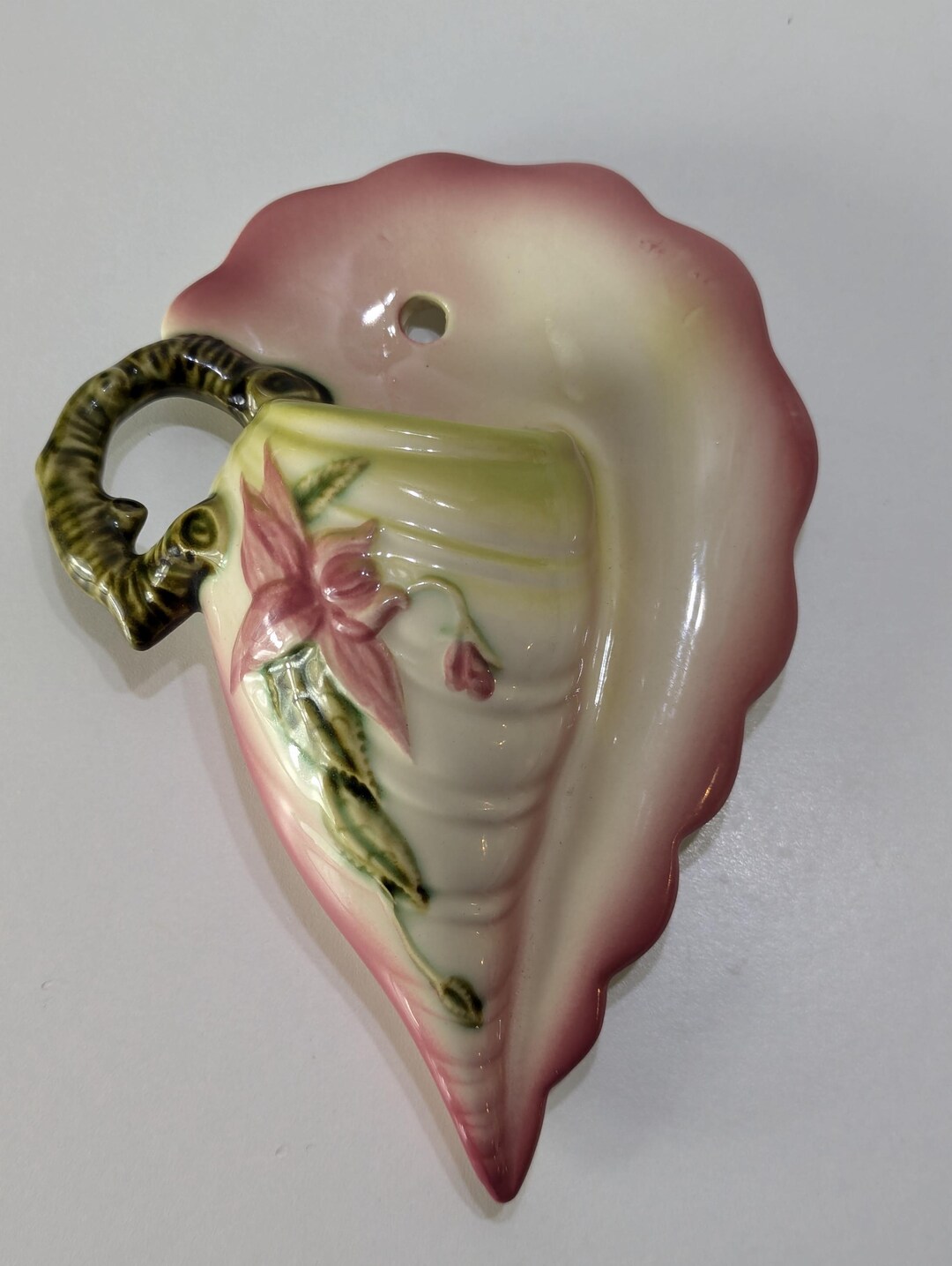 Hull Pottery Woodland Conch Shell Wall Pocket With Glossy Pink and ...