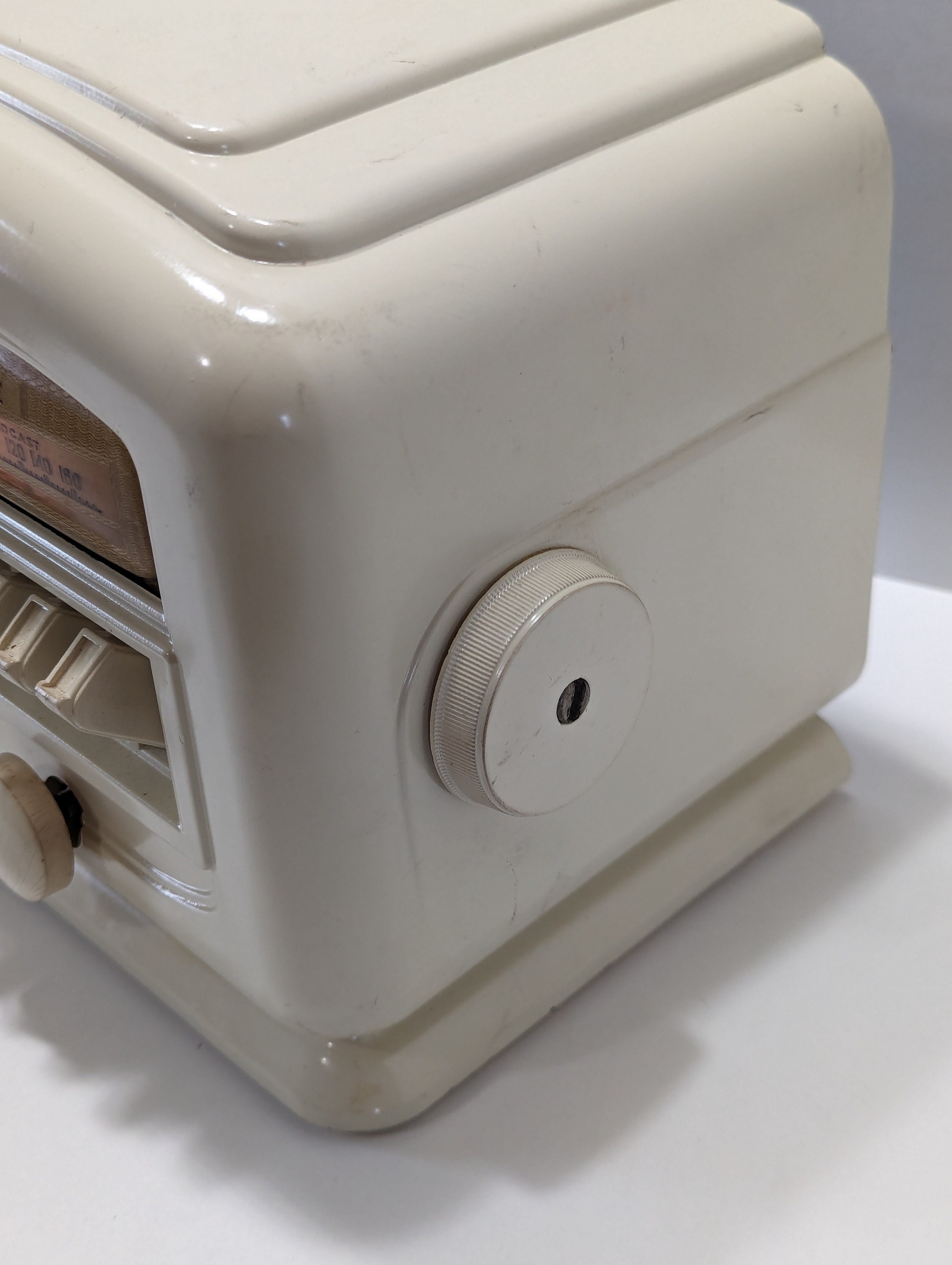 Cream Ivory Bakelite 1939 Airline 04BR-514A Vacuum Tube AM Radio - Etsy