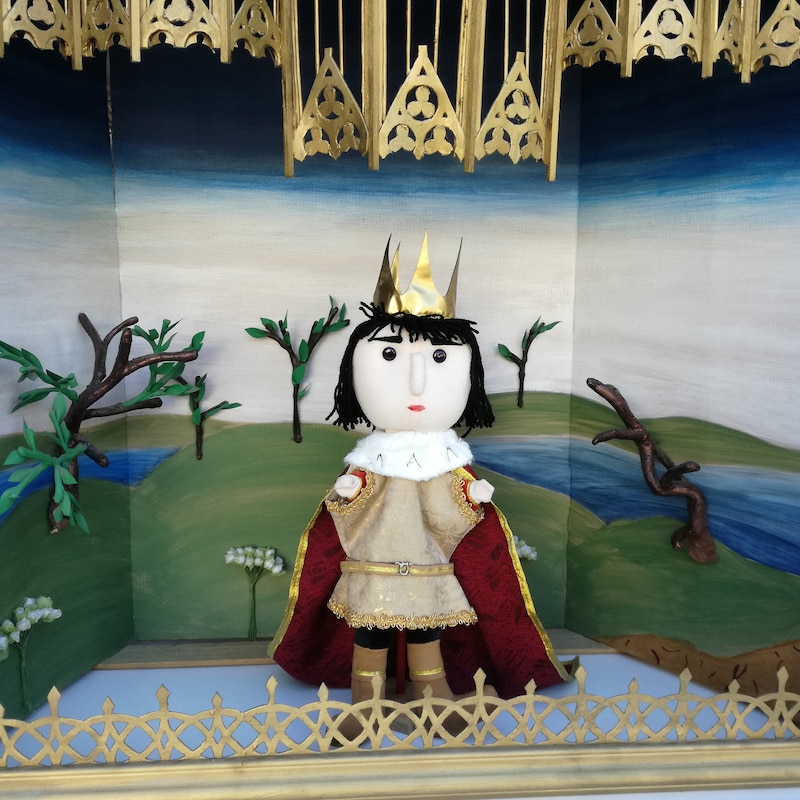 King Puppet - Etsy