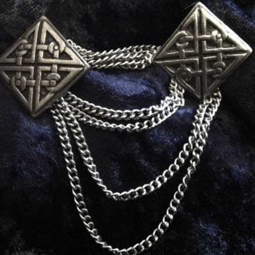 Celtic Cloak Clasp Gold Button Endless Chain. Cape Closure - Etsy