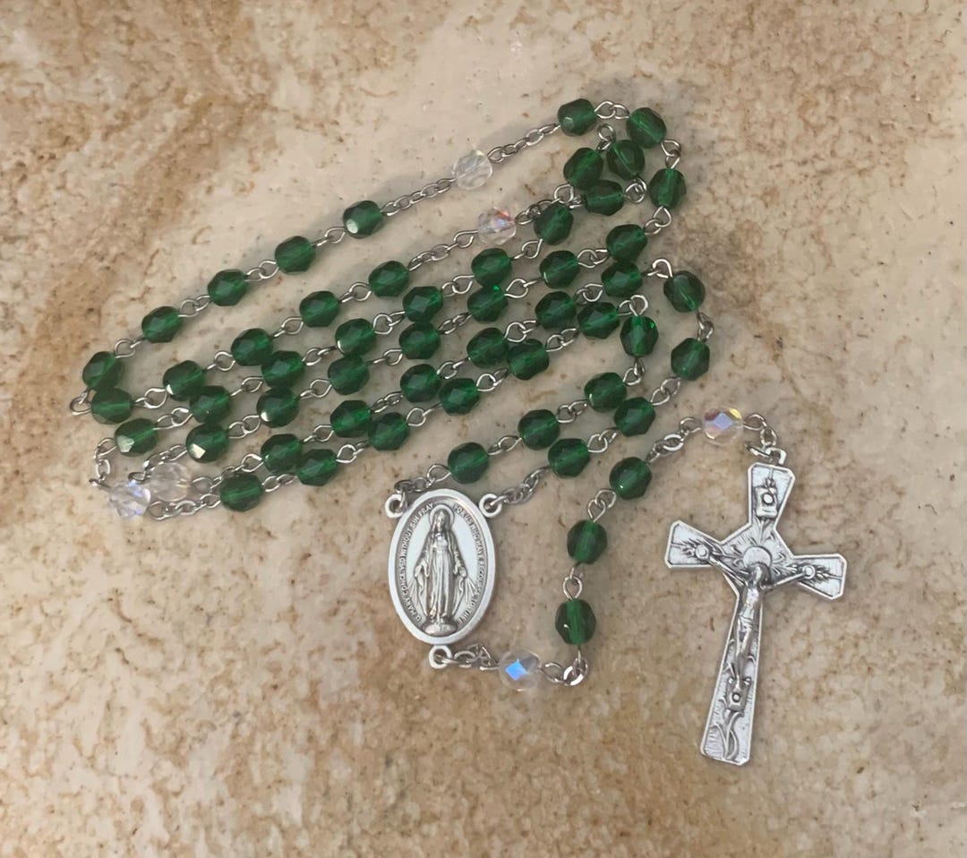 May/emerald Green Crystal Birthstone Rosary - Etsy