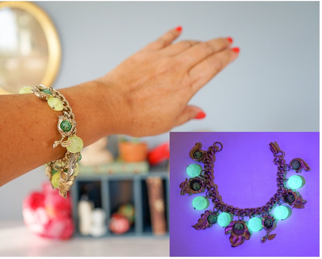 Vintage Floral Vaseline Glass Bead Bracelet/ 1950s Bracelet/ Vintage ...