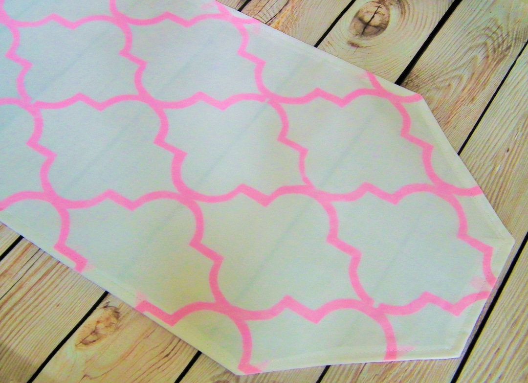 50 Inch White Table Runner With Parfait Pink Quatrefoil Design, Dining ...