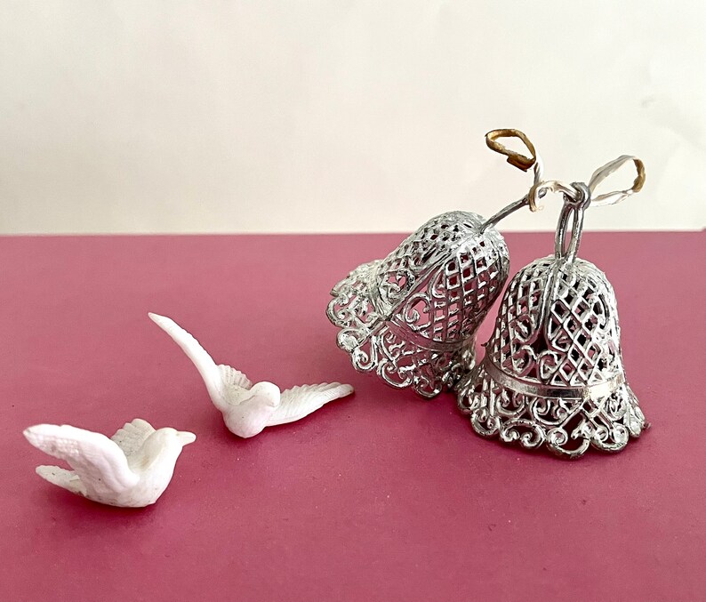 Vintage WEDDING CAKE TOPPER Bride & Groom W/ Bells and Doves - Etsy