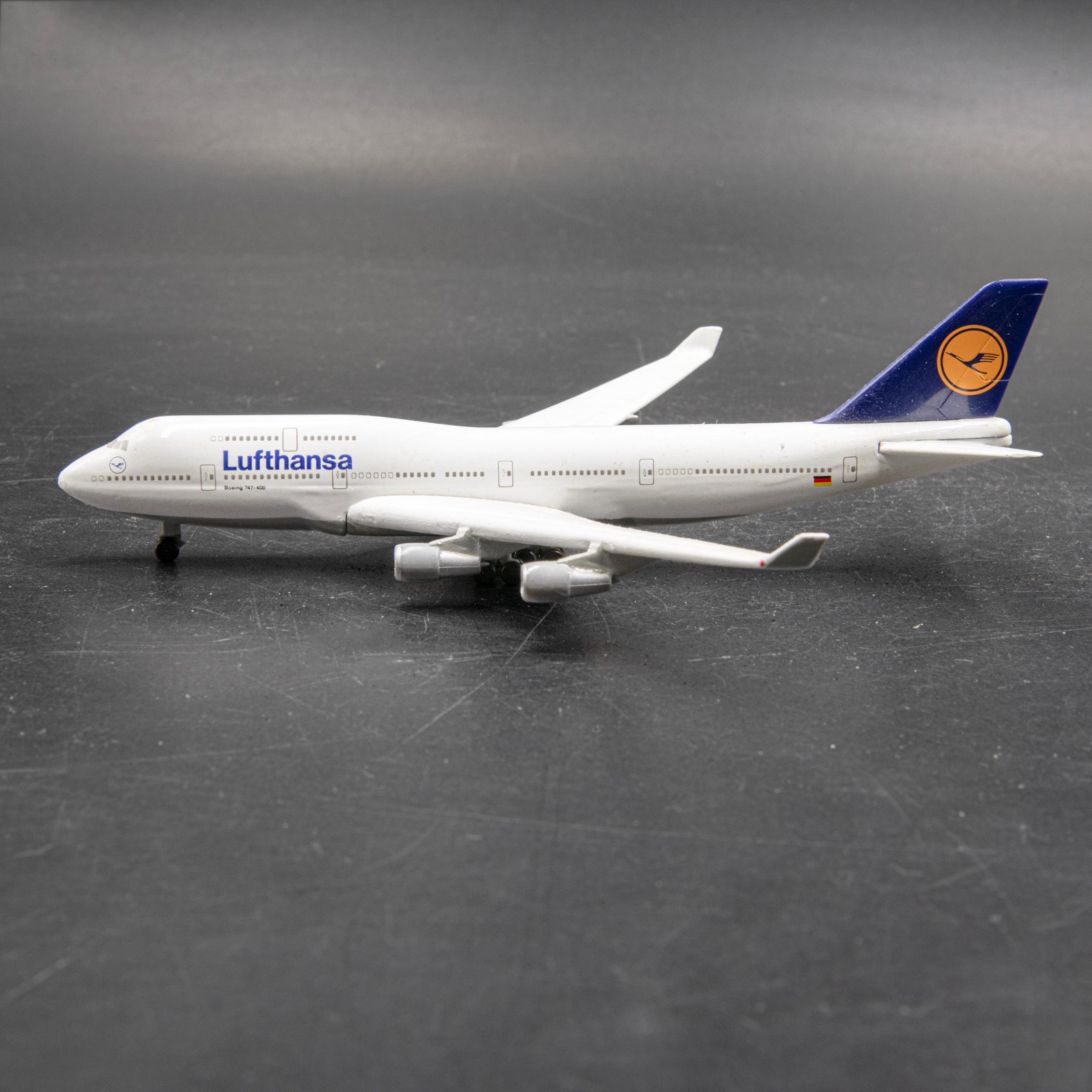 Lufthansa Boeing 747-400 Die-cast Airplane Model 1:500, Iconic ...