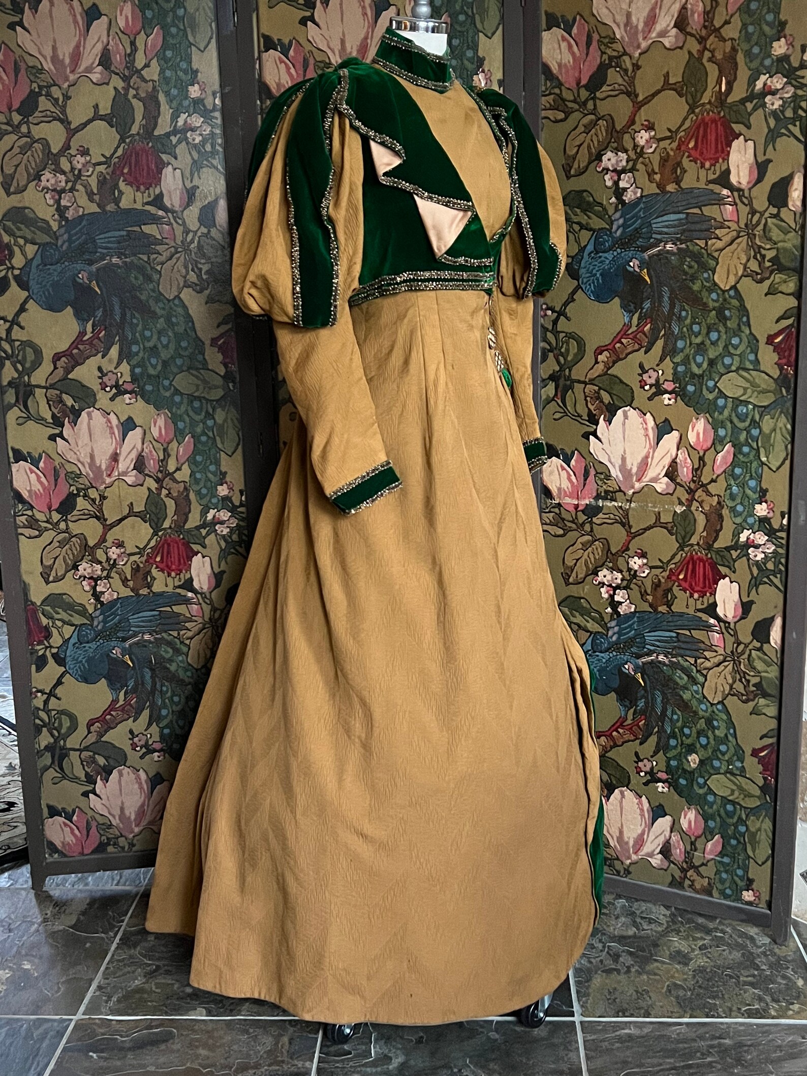 Vict. 1895 Mutton-sleeve Gown Tan Wool W/ Beaded Green Velvet - Etsy