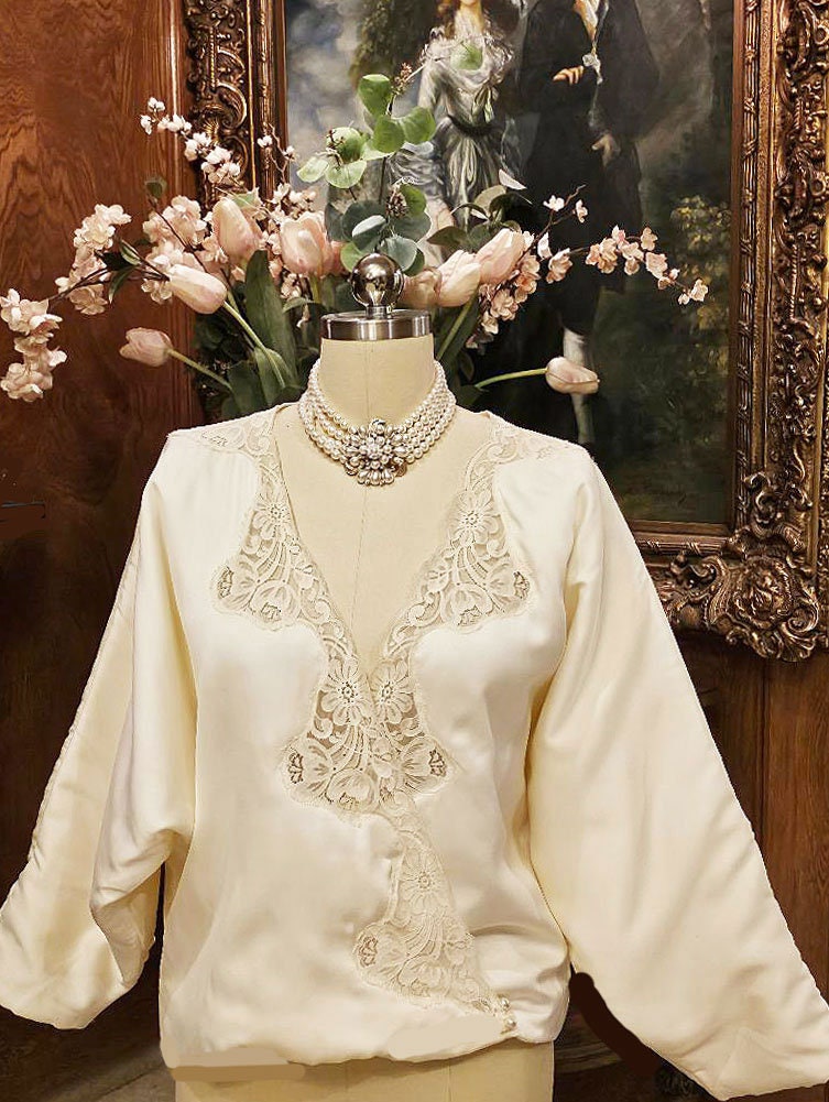 Vintage Lily of France by Rosa Puleo Szule Ivory Satiny Lace Puffed Bed ...