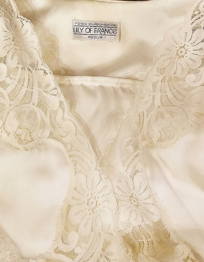 Vintage Lily of France by Rosa Puleo Szule Ivory Satiny Lace Puffed Bed ...