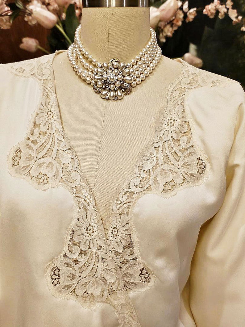 Vintage Lily of France by Rosa Puleo Szule Ivory Satiny Lace Puffed Bed ...