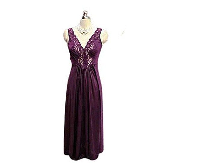 Vintage Spandex Lace Applique Bodice and Satiny Smooth Nylon Nightgown ...