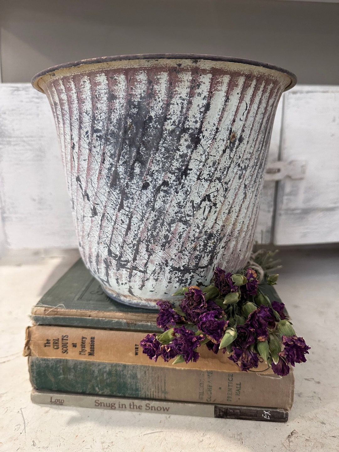 Distressed Vintage Ribbed Metal Planter / Metal Flower Planter - Etsy