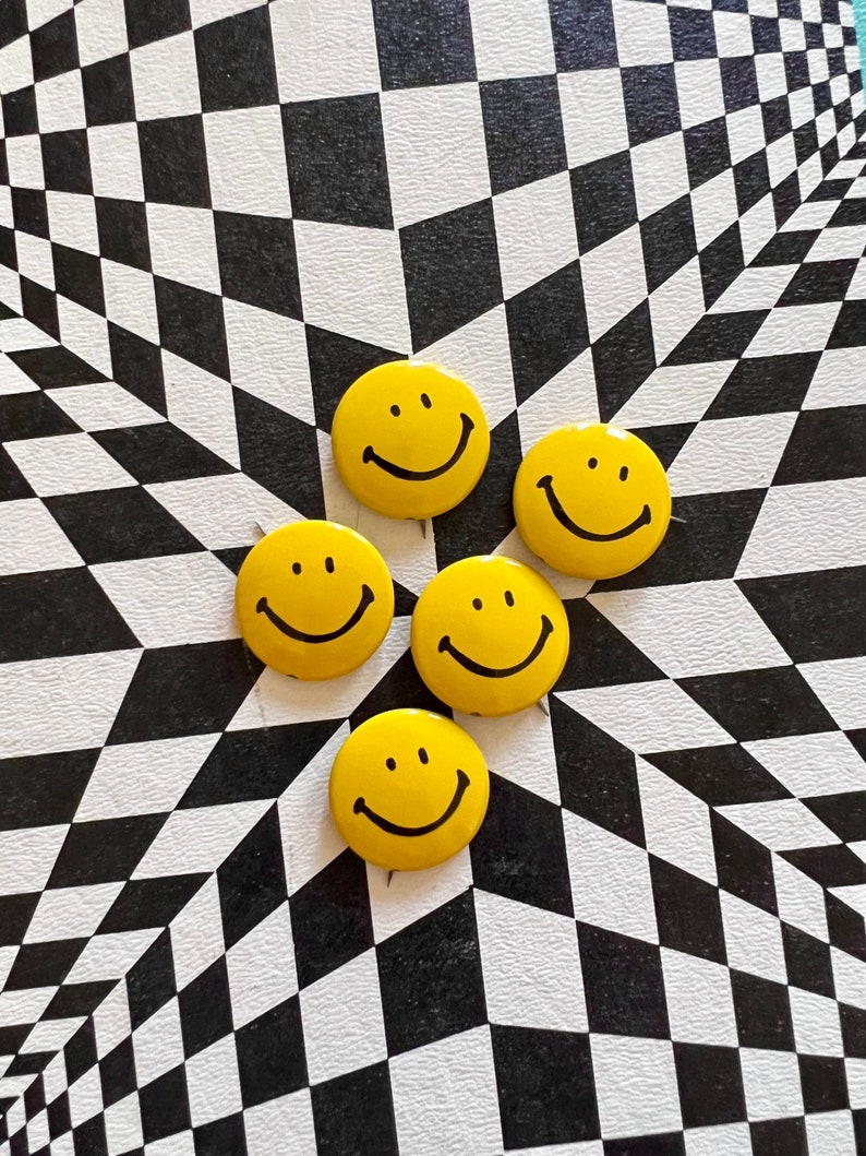 Vintage 1960s Smiley Face Pinbacks Lot of 5 // Retro 60s 70s - Etsy