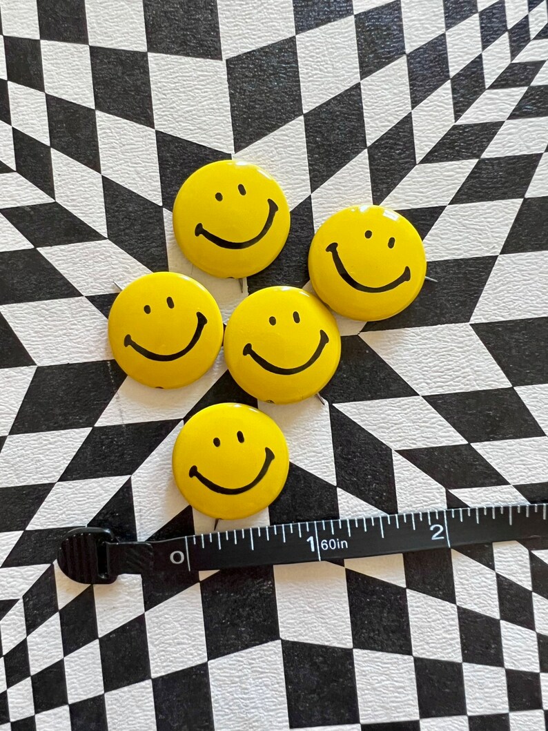 Vintage 1960s Smiley Face Pinbacks Lot of 5 // Retro 60s 70s - Etsy