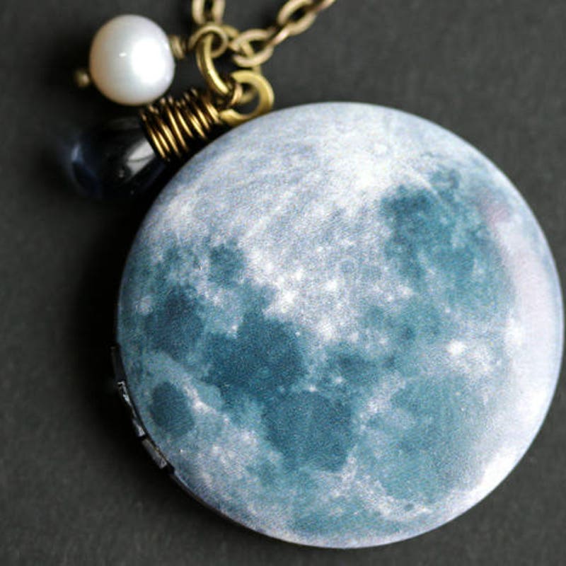 Moon Locket - Etsy