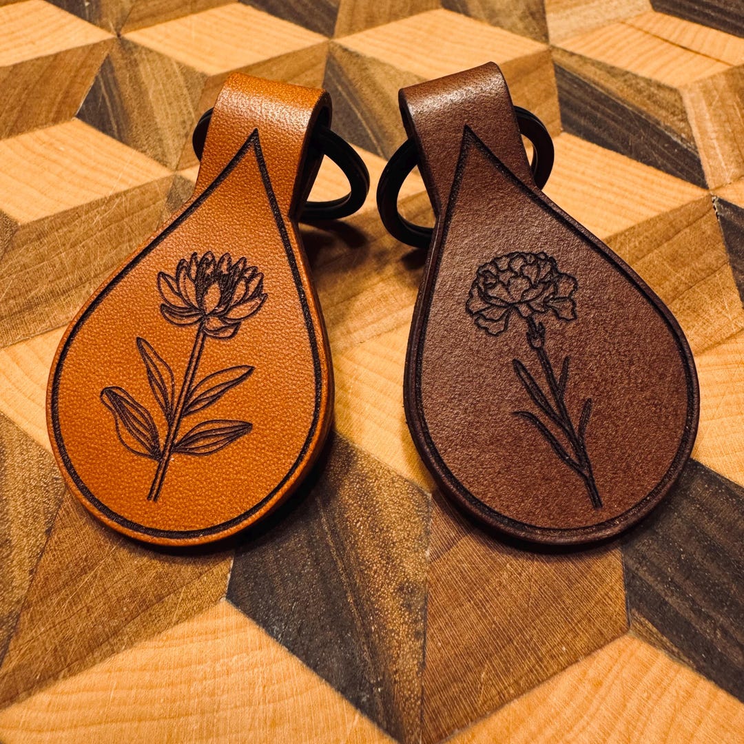 Birth Month Flower, Leather Tear Drop Keychain *customizable* - Etsy