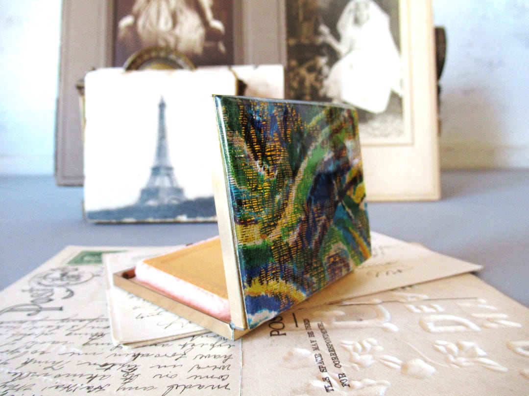 Vintage Lucite Powder Compact With Mirror. - Etsy