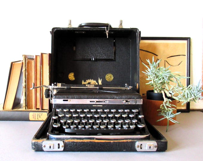 Vintage Royal Deluxe Typewriter, Mid-century Decor, Writing Room ...