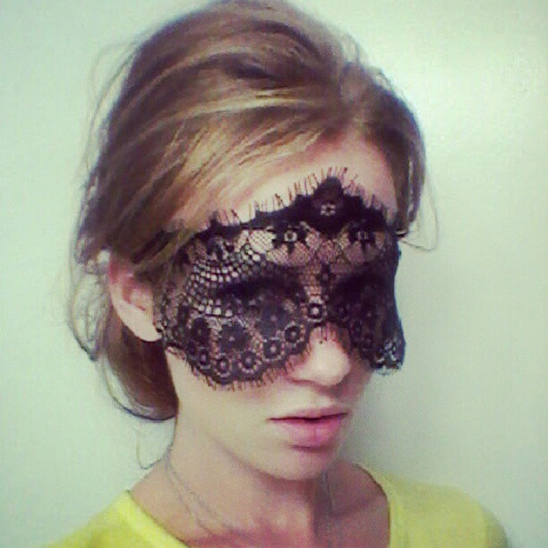 Dramatic Black Lace Face Mask Perfect for Masquerade Celebrations ...