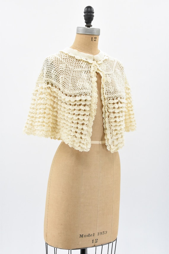 1960s Little Knobby Scallop cape - Gem