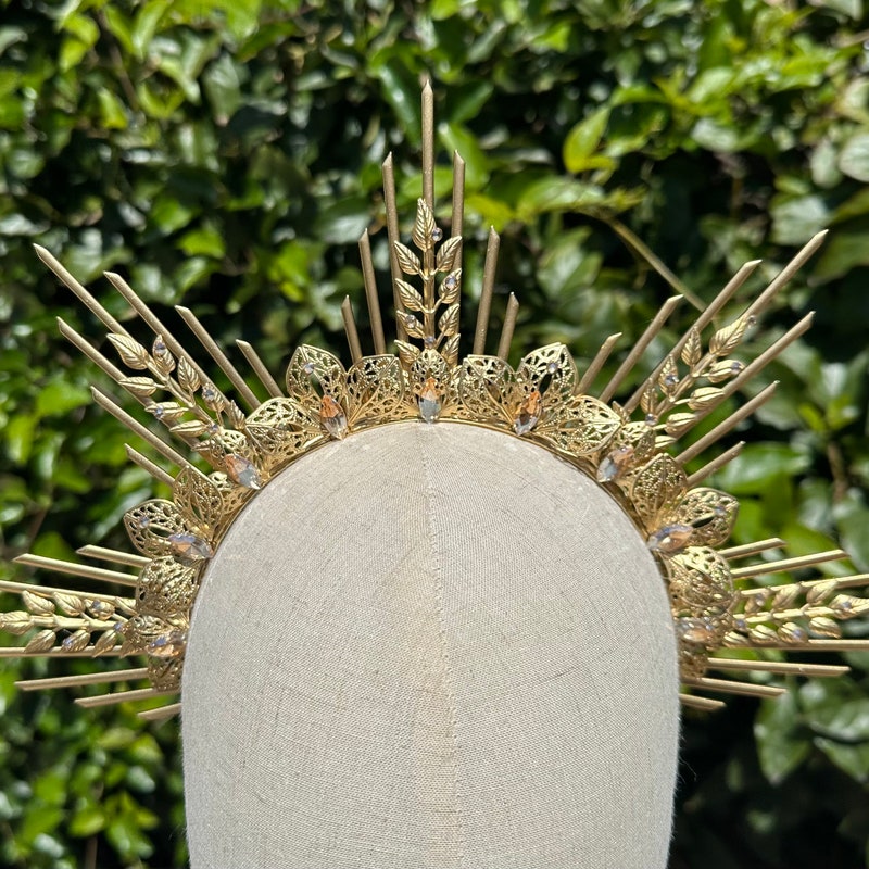 Rusty Crown - Etsy