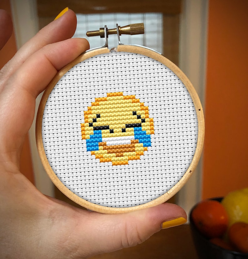 Emojis CROSS STITCH PATTERNS Pdf - Small, Quick, Fun and Easy, Emoji ...