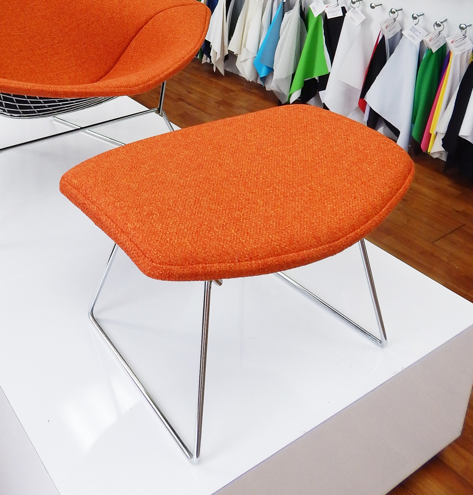 Bertoia ottoman store