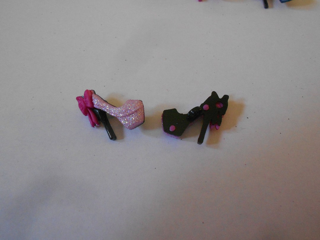 Novelty Button - HEAD OVER HEELS - High Heels (pink W/fuschia Bow) 1 ...