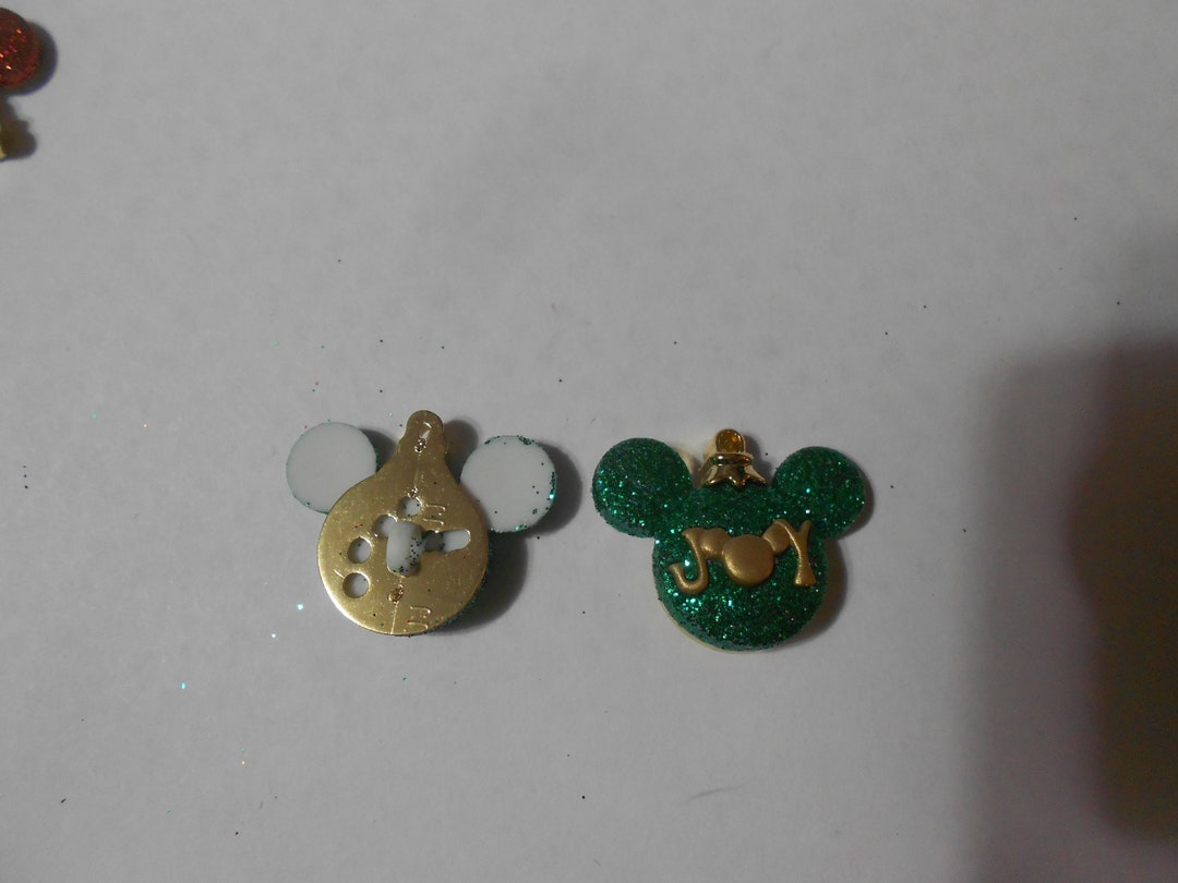 Novelty Button - Mickey Mouse Holiday Head Ornament - Glitter Green W ...