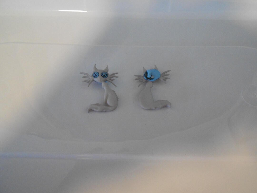 Novelty Button - CREEPED OUT CAT - Gray Cat W/blue Eyes 1 3/8" - Etsy