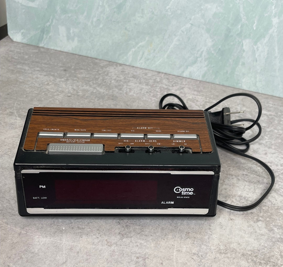 Vintage Solid State LED Dual Alarm Clock Cosmo Time E907A Faux Wood ...