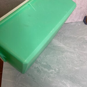 Vintage Tupperware Large Green Square Keeper 166-4 Square Seal 223-2 ...