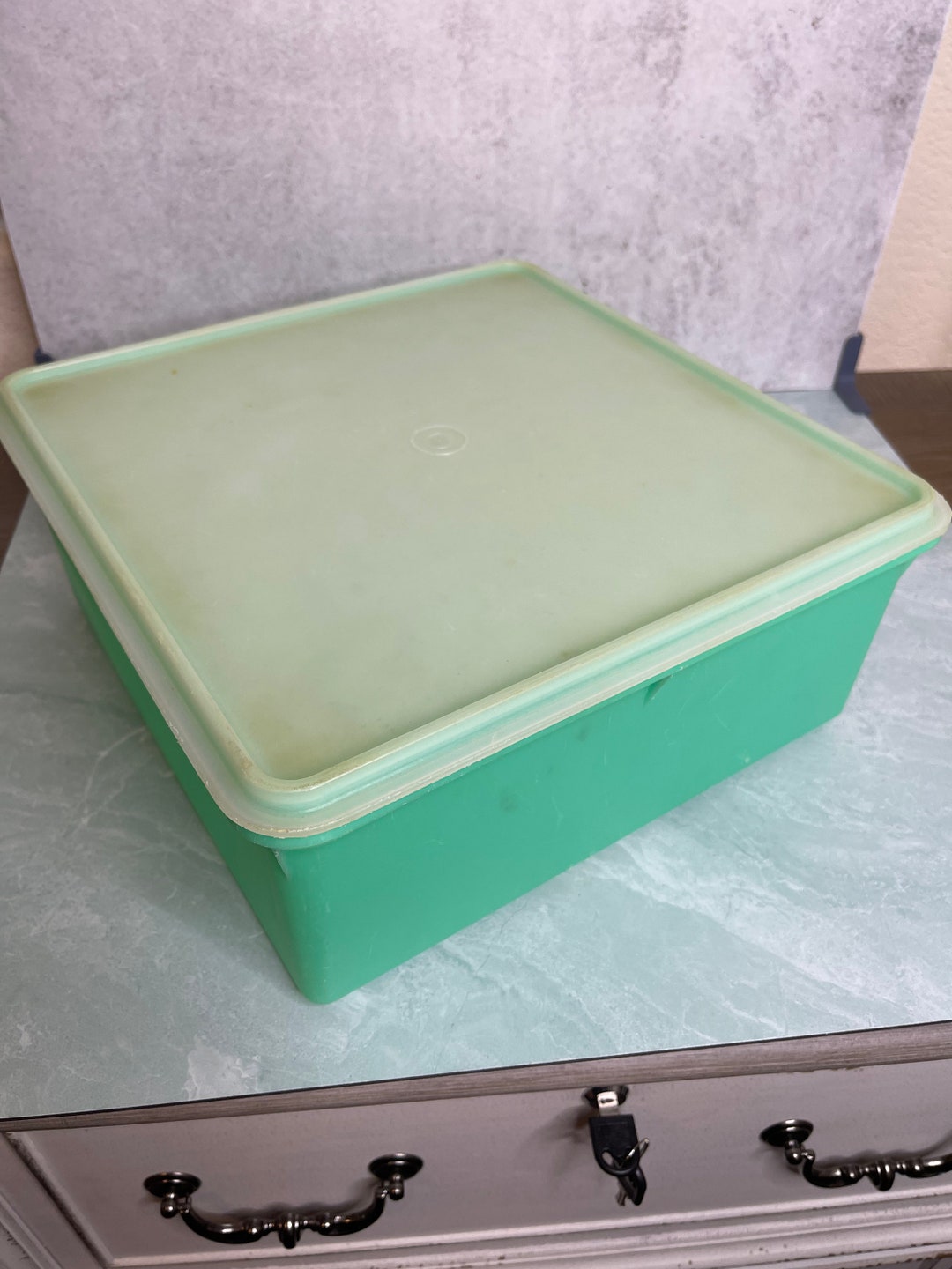 Vintage Tupperware Large Green Square Keeper 166-4 Square Seal 223-2 ...