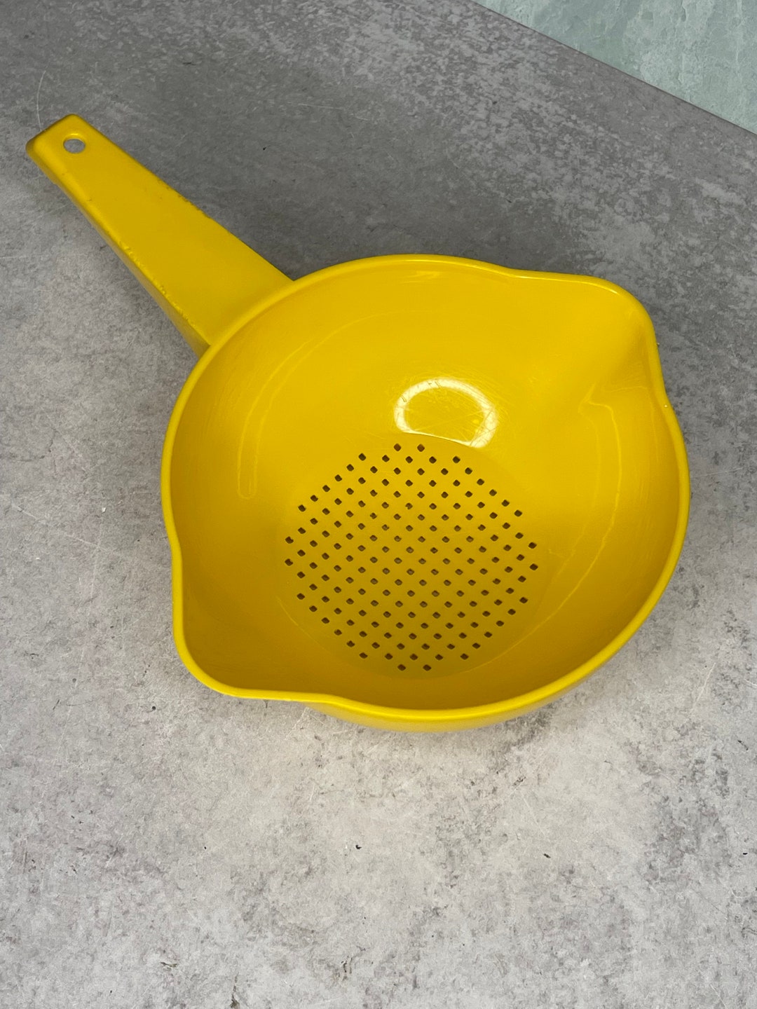 Vintage Tupperware 2 Quart Colander Strainer With Handle Yellow 1523 - Etsy