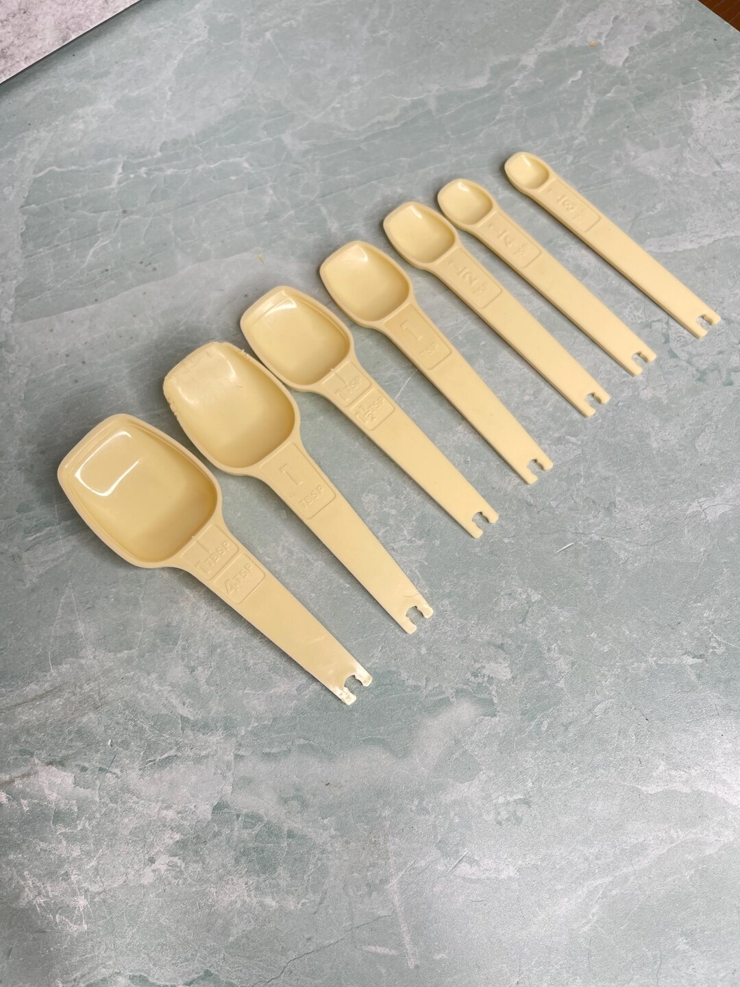 Vintage Tupperware 7pc MEASURING SPOONS Set Almond Cream Color - Etsy